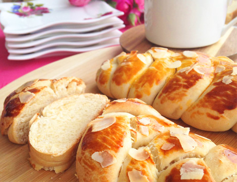 Kokusu Üstünde Paskalya Çöreği