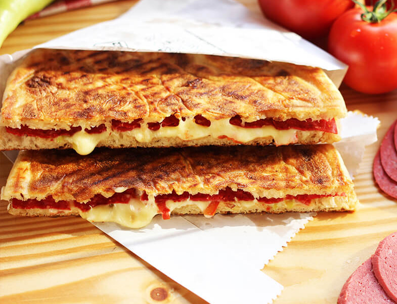 Sucuklu Atom Omlet ve Atom Tost Nasıl Yapılır?