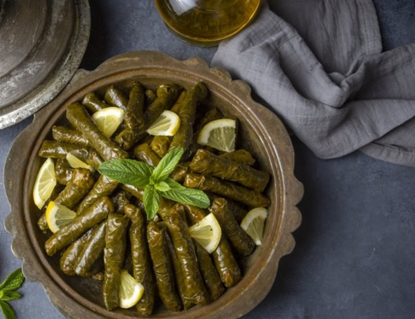 Ramazan’ın 26. Gününe Antep Usulü Acılı Ekşili Yaprak Sarma Tarifi
